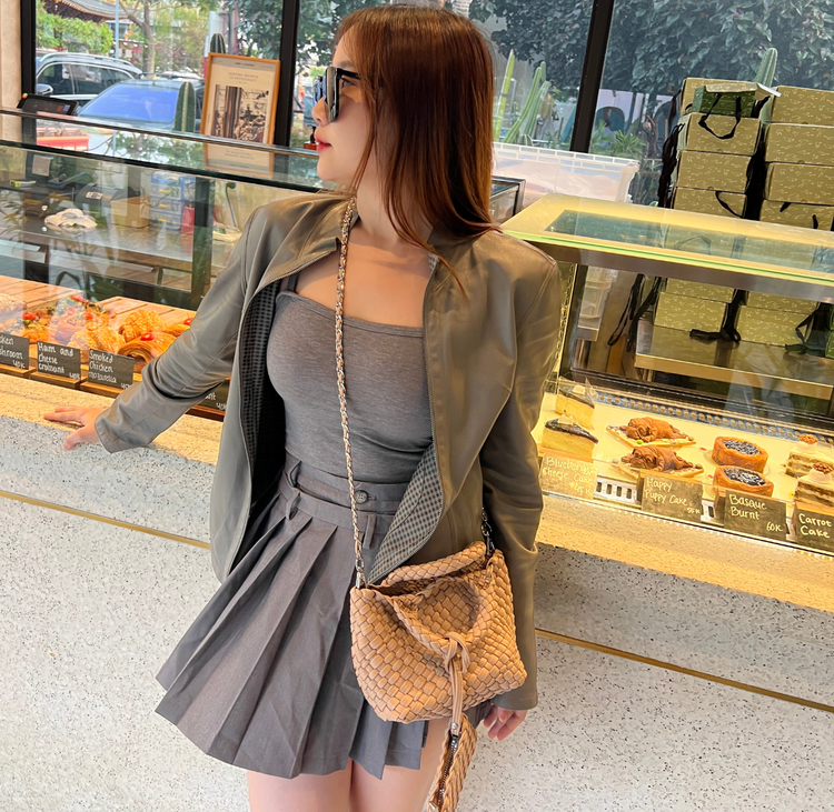 Sepatu Mandy – Mandy's Shoes